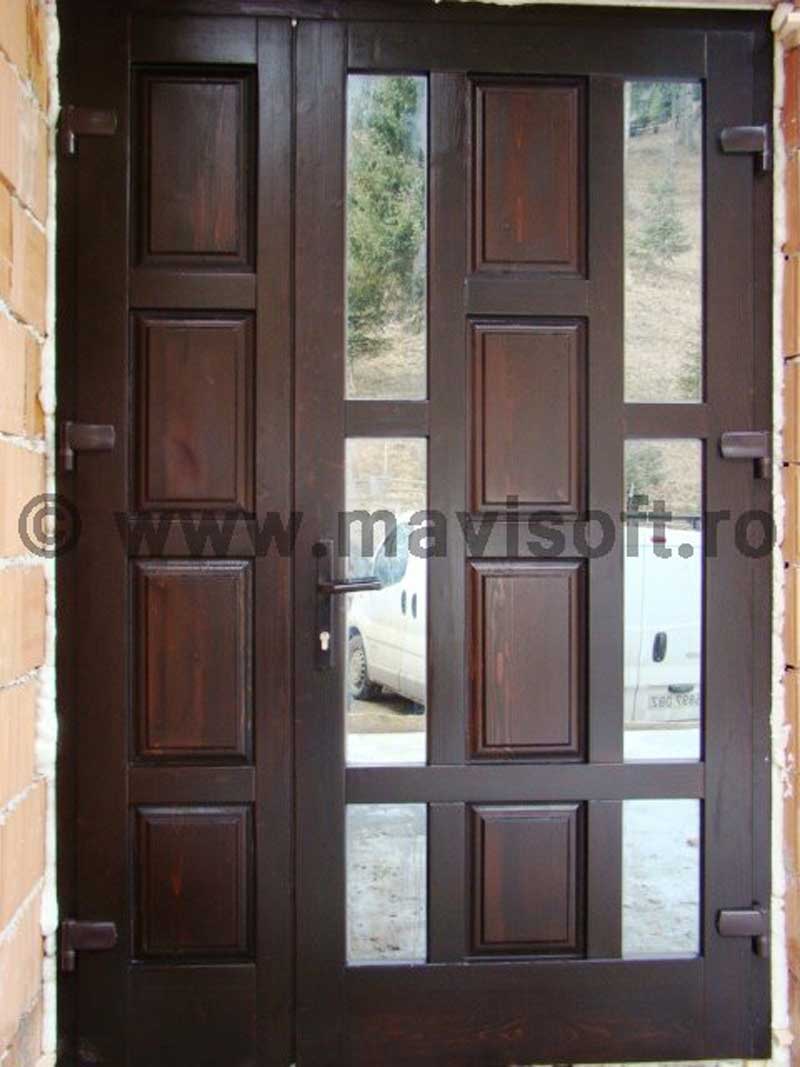 Usi din lemn masiv si lemn stratificat